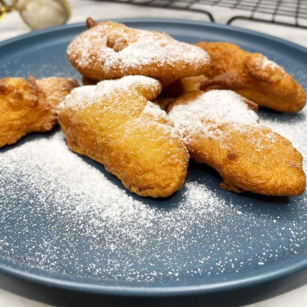 Beignets aux Pommes (French Apple Fritters) – Baking Like a Chef
