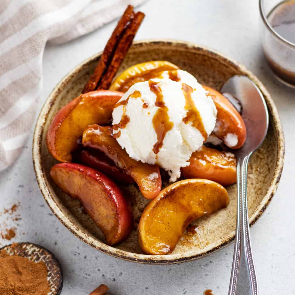 Easy Caramelized Apples Recipe – Baking Like a Chef