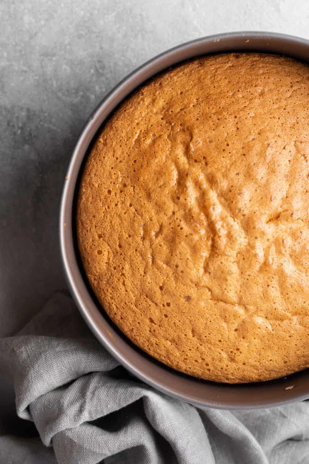 4-ingredient Genoise Sponge Cake – Baking Like a Chef