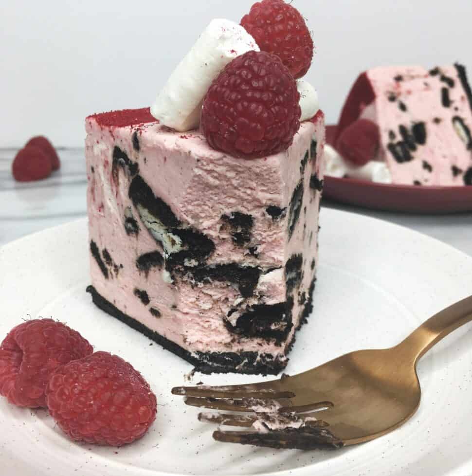 Raspberry Oreo Cheesecake – Baking Like a Chef
