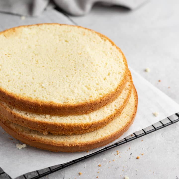 4-ingredient Genoise Sponge Cake – Baking Like a Chef