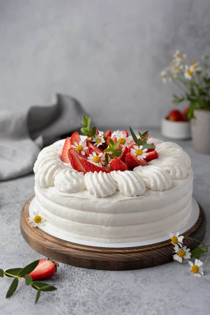 Jordgubbstårta (Swedish Strawberry Cake) – Baking Like a Chef
