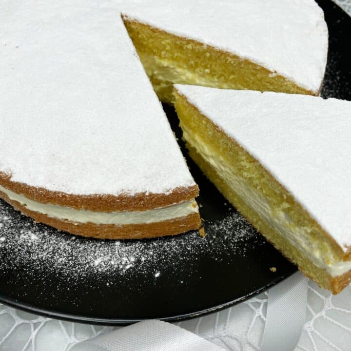 Kinder Paradiso Cake (Torta Kinder Paradiso) – Baking Like a Chef