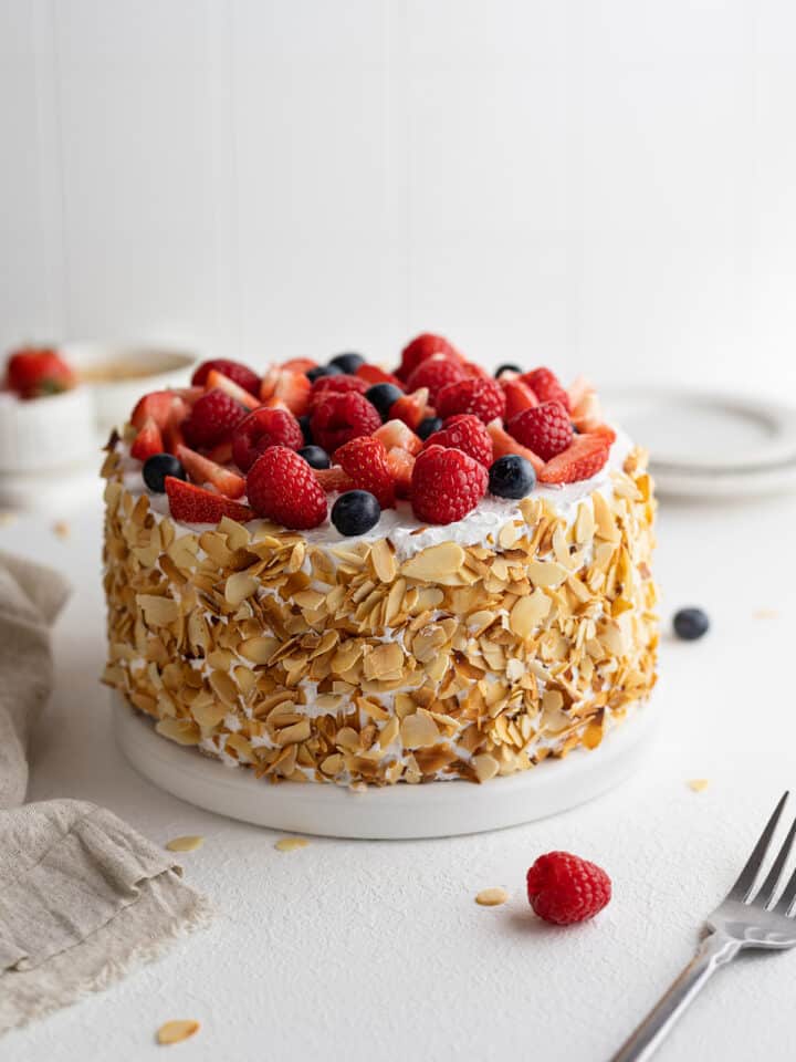 Triple Berry Cake – Baking Like a Chef