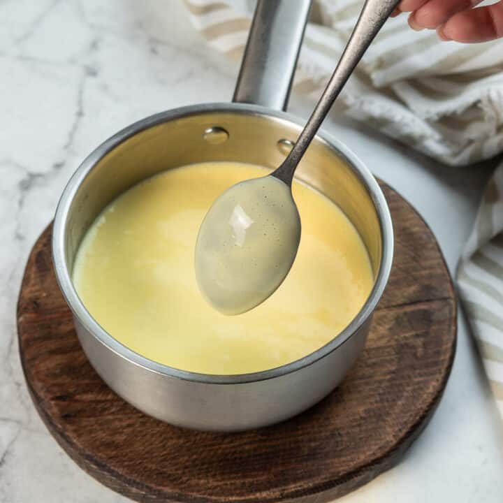 Crème Anglaise Recipe (Vanilla Custard Sauce) – Baking Like a Chef