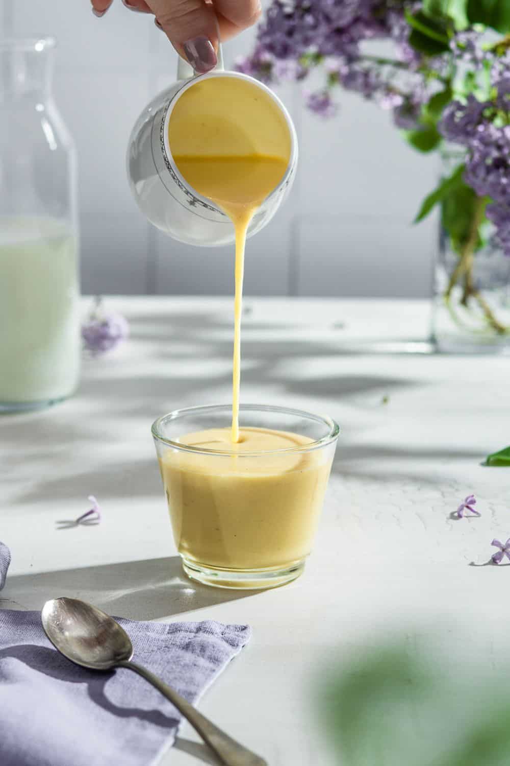 Crème Anglaise Recipe (Vanilla Custard Sauce) – Baking Like a Chef