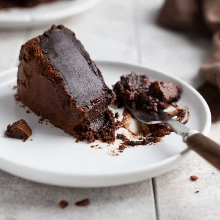 Fondant au Chocolat (Authentic Recipe) – Baking Like a Chef
