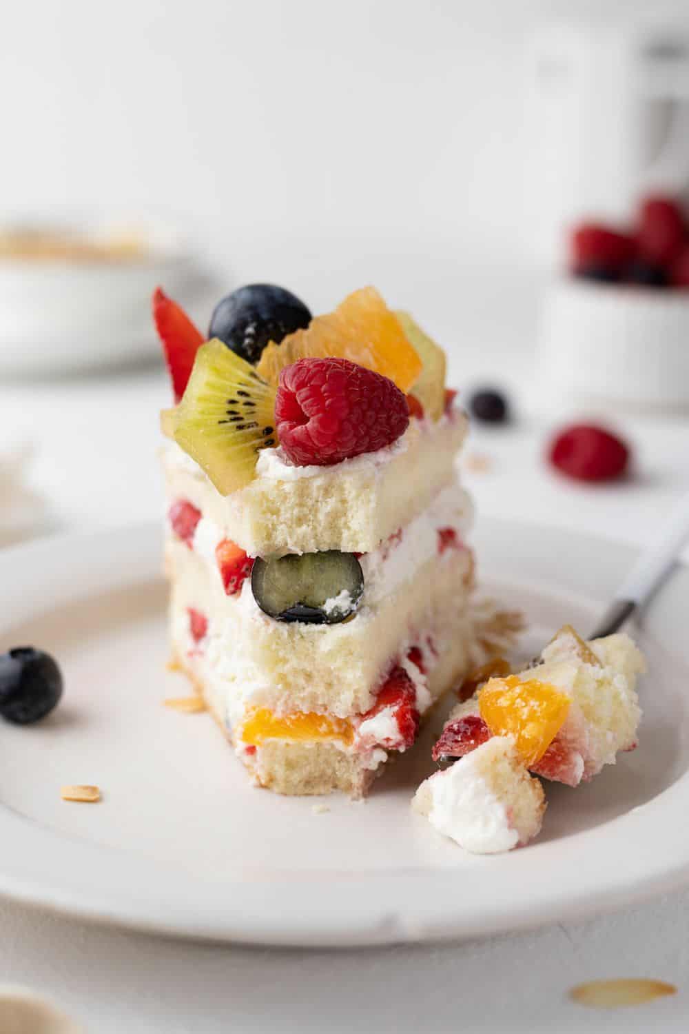 Fresh Fruit Cake (Easy Recipe) – Baking Like a Chef