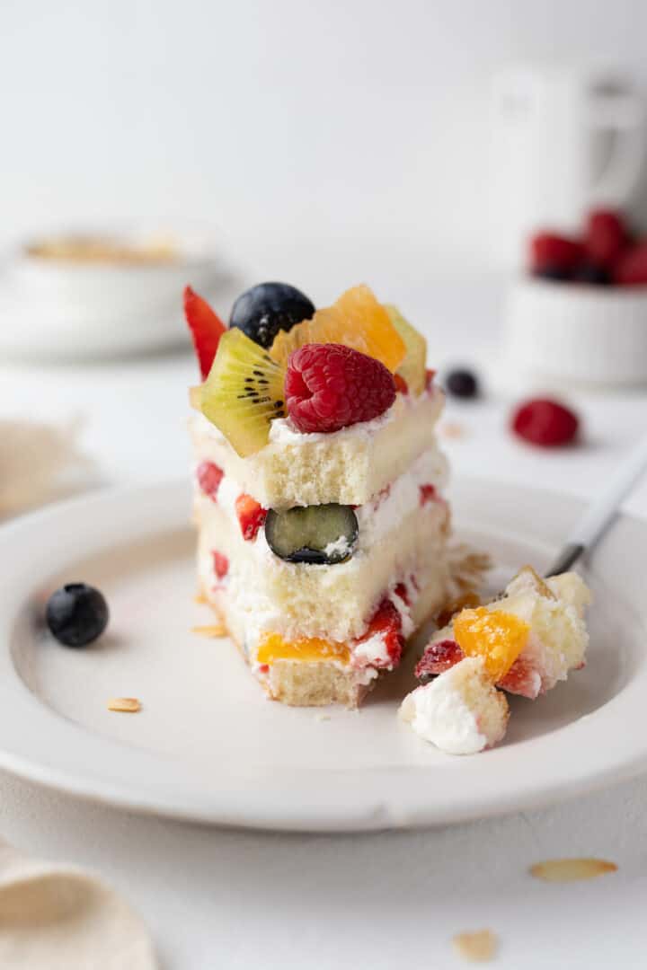 Fresh Fruit Cake (Easy Recipe) – Baking Like a Chef