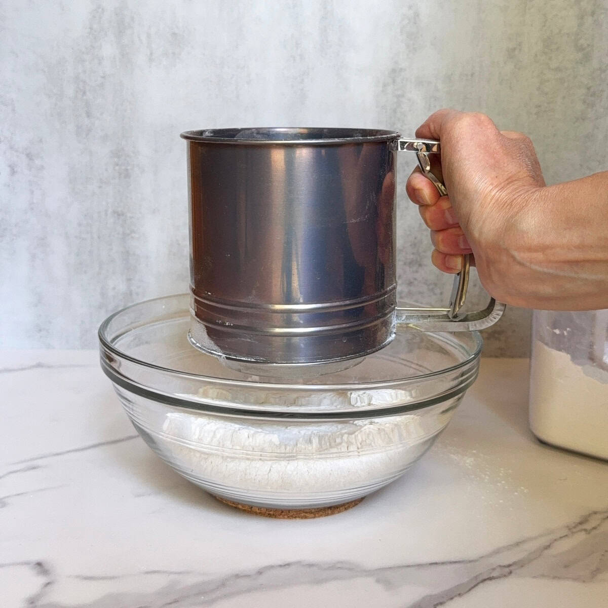 How to Sift Flour: 6 Easy Tools You Already Have in Your Kitchen ...