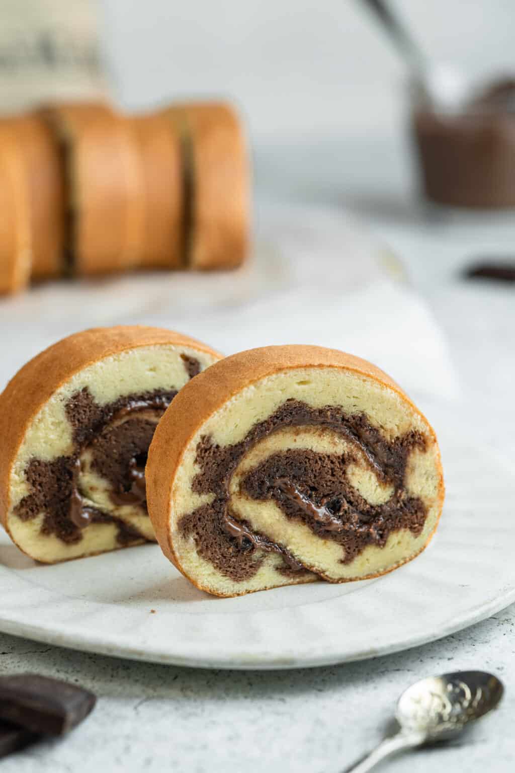Nutella Swiss Roll Cake (Nutella Roulade) – Baking Like a Chef