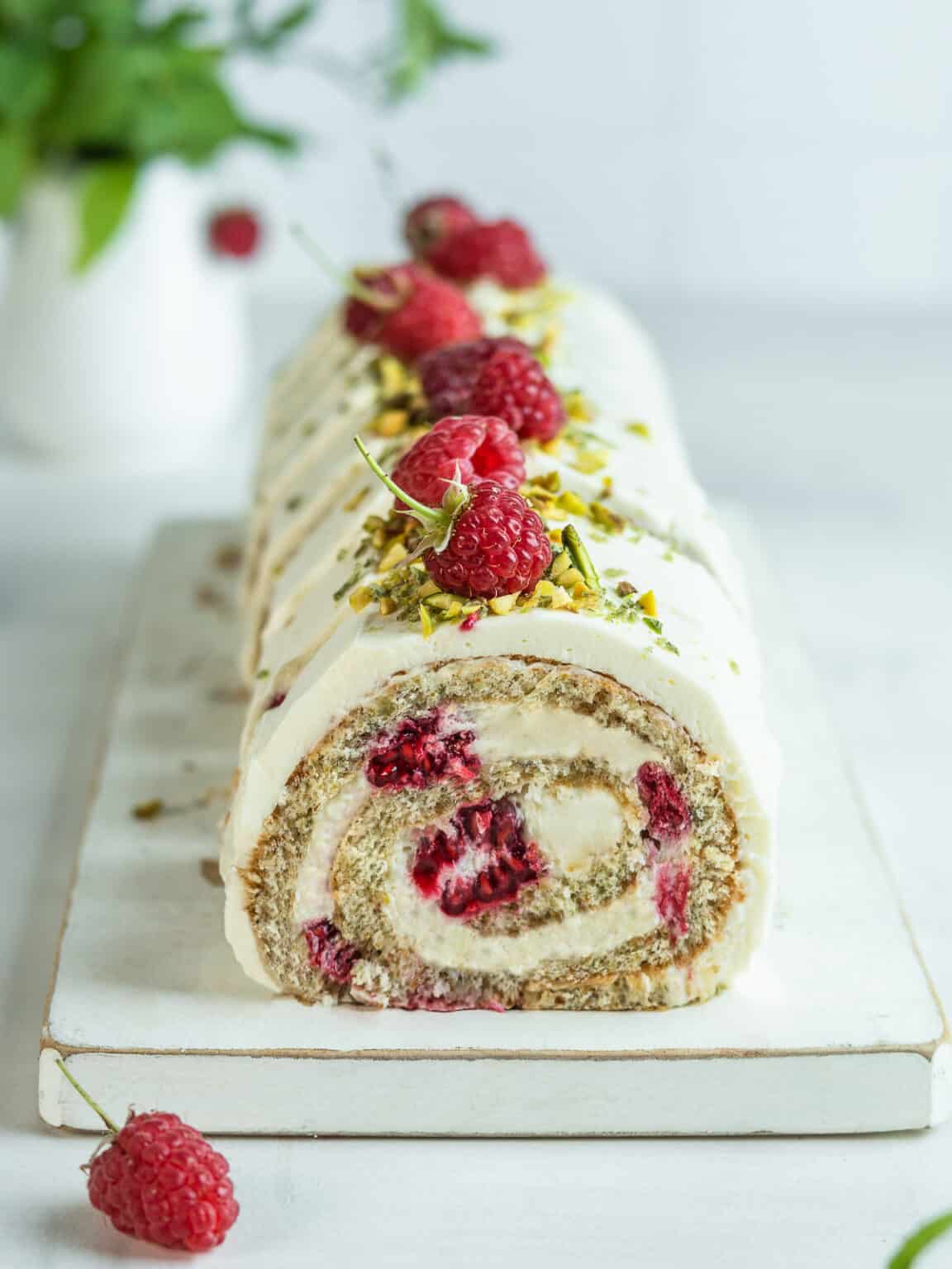 Raspberry Pistachio Roulade (Pistachio Swiss Roll) – Baking Like a Chef