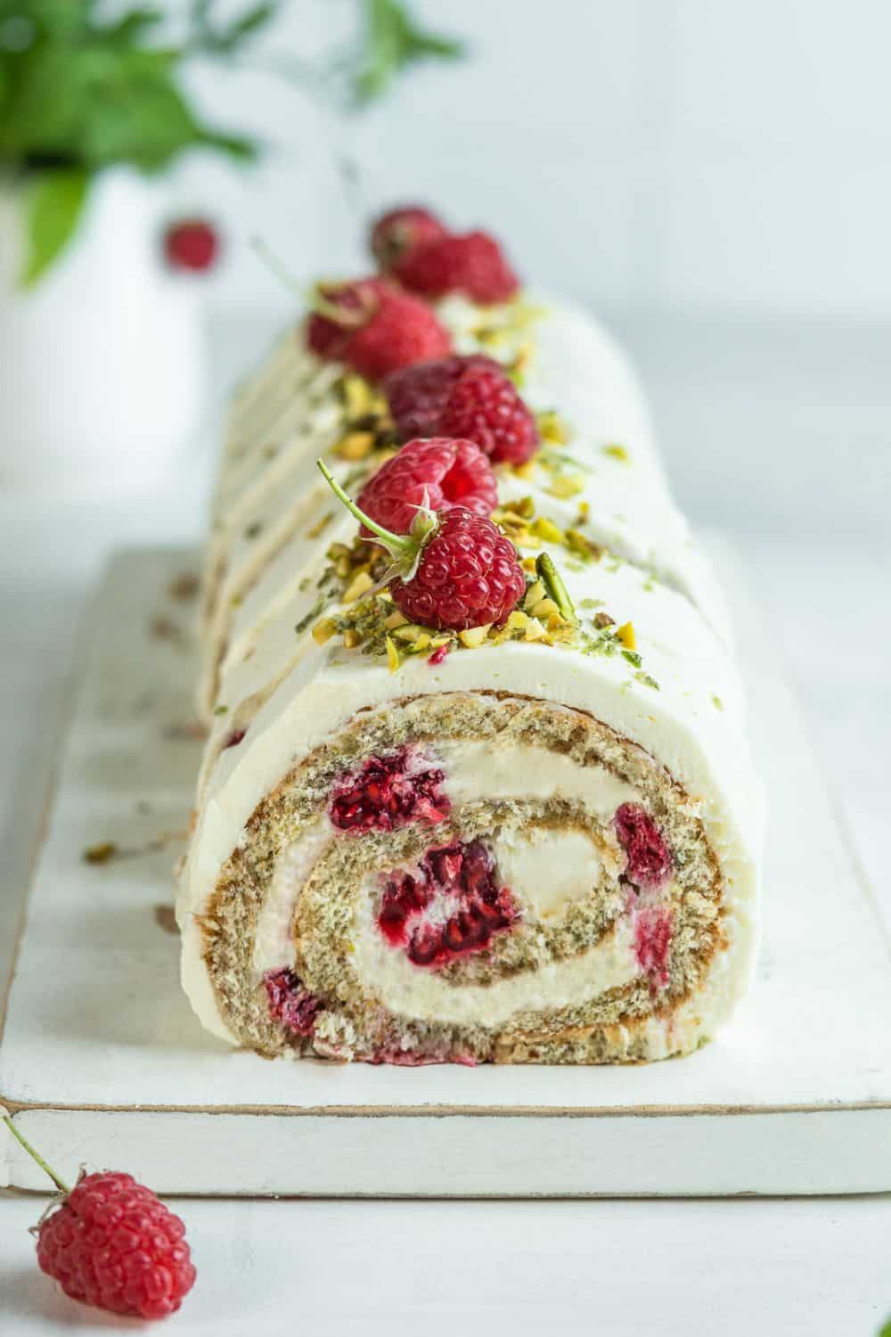Raspberry Pistachio Roulade (Pistachio Swiss Roll) – Baking Like a Chef