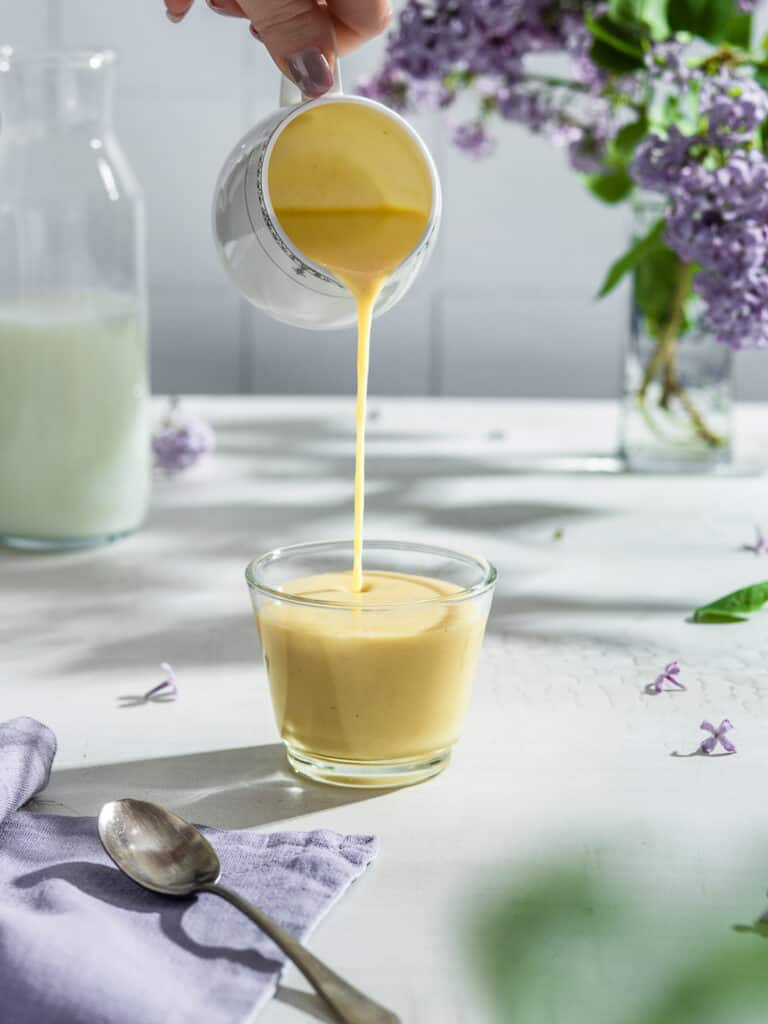 Crème Anglaise Recipe (Vanilla Custard Sauce) – Baking Like a Chef