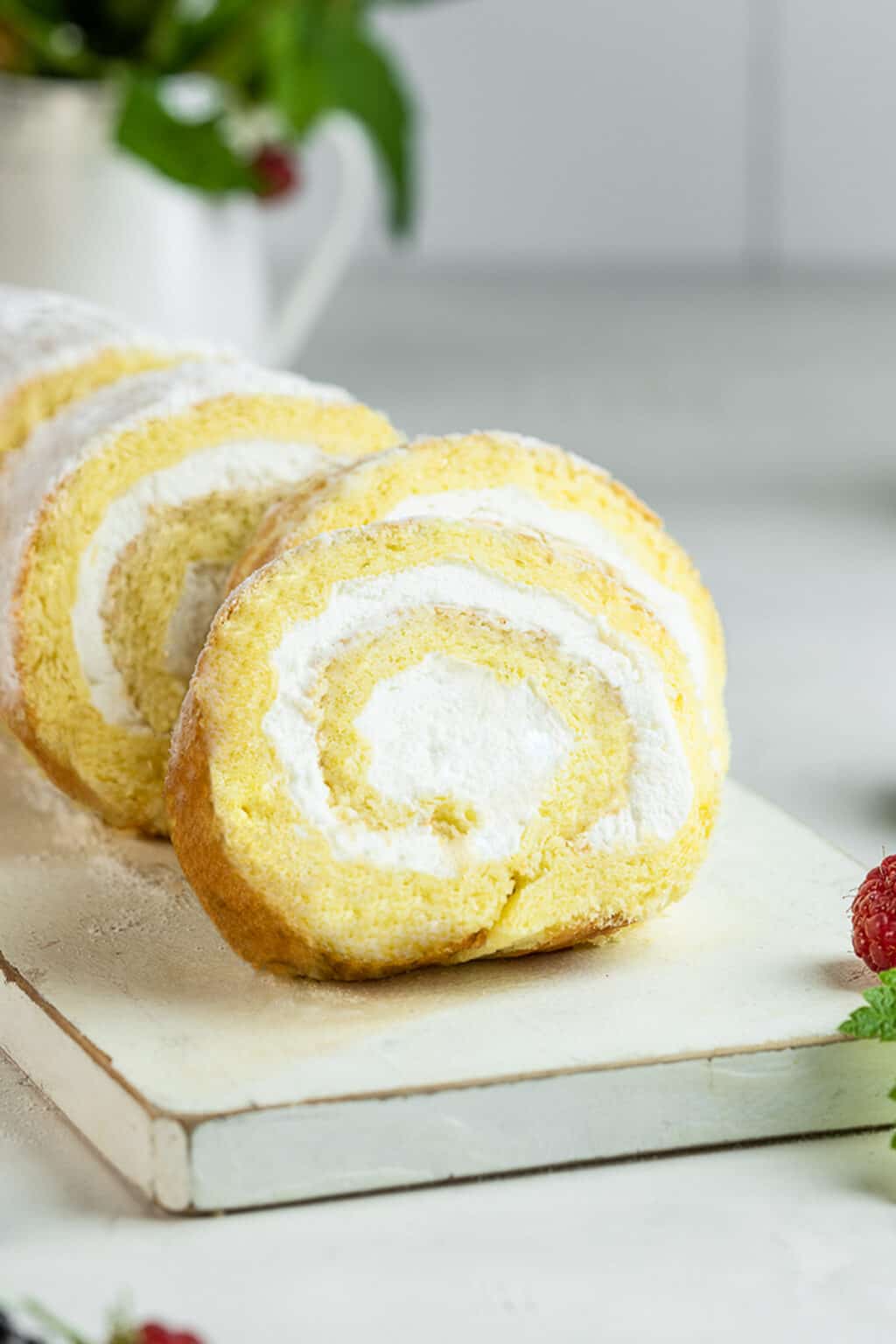 Vanilla Sponge Cake Roll (Basic Recipe) – Baking Like a Chef